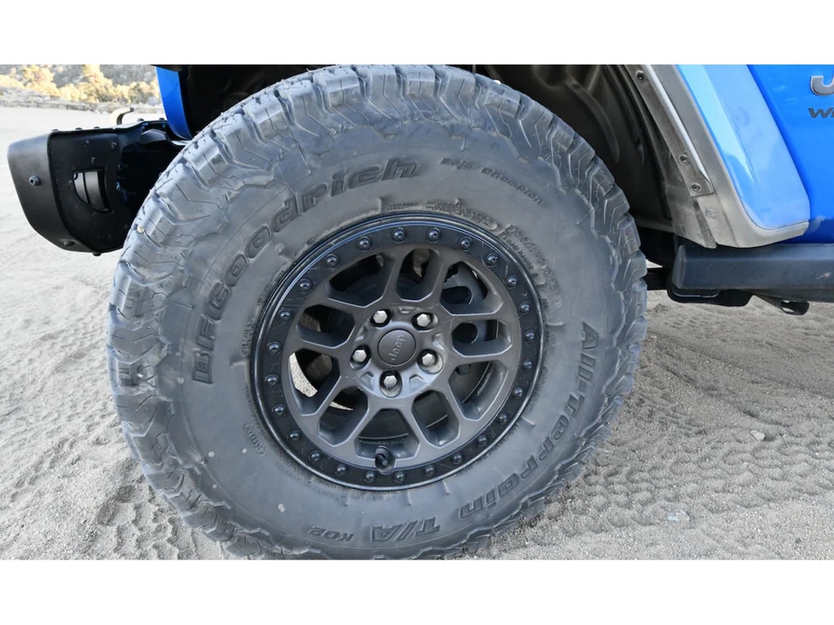Authentic Mopar Wheel 17" x 8" Rubicon Extreme Recon XR Beadlock ...