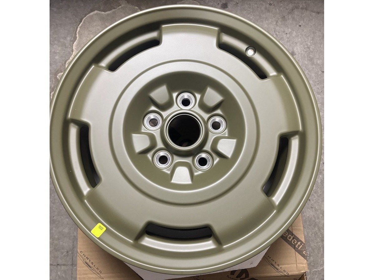 Mopar 17x7.5 Inch Willy's 41 Edition Aluminum Wheel With Olive Green ...