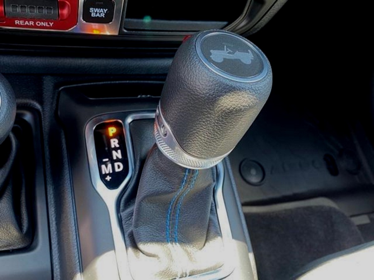 Mopar Automatic Transmission Shift Knob & Boot Black Leather & Blue ...